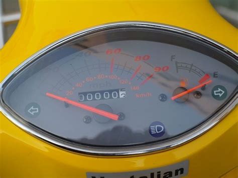 200cc Gas Moped Scooter Romeo 200 Yellow Automatic CVT Big Power