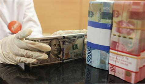 Rupiah Menurun Seiring Spekulasi Pasar Akan Kenaikan Suku Bunga AS