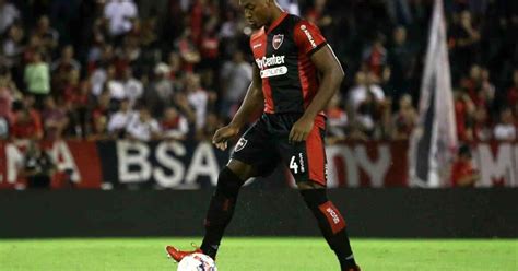 Es Impasable” El Colombiano Willer Ditta Figura Del Fútbol Argentino