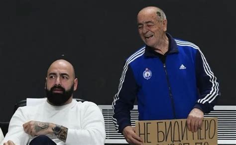 ФОТО Перо Антиќ истролан до максимум на мечот меѓу МЗТ и Црвена Звезда