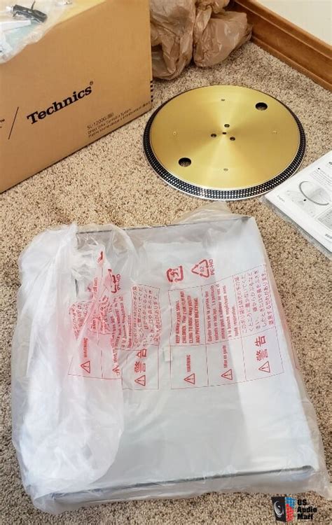 Technics SL 1200G Direct Drive Turntable System Grand Class Photo