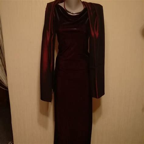 Сукню — ціна 290 грн у каталозі Вечірні сукні Купити жіночі речі за доступною ціною на Шафі