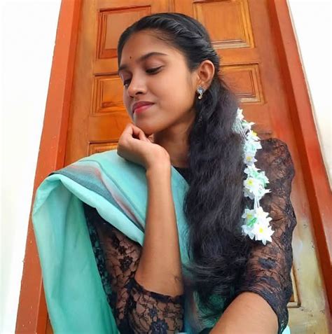 Tharunie අද පැවති Head To Head Challenge තරගාවලියේ අවසාන තරගයේදී අනුදී ට අවසාන අට දෙනා අතරට