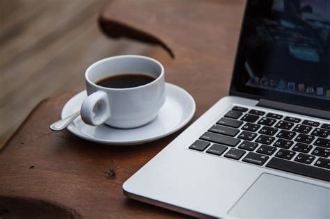 Home Aubrey Hendricks