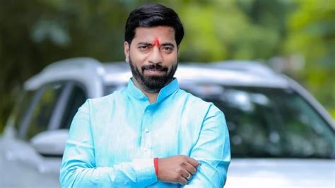मनसेः राज ठाकरेंनी वसंत मोरेंना पदावरुन तडकाफडकी हटवण्याचे 3 अर्थ Bbc