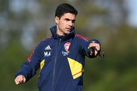 Antonio Conte Drops Tottenham Team Selection Hint Arsenal Boss Mikel