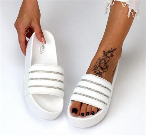 Новые женские летние шлепанцы — цена 450 грн в каталоге Шлепанцы Купить женские вещи по