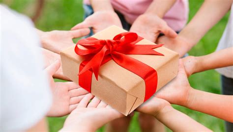Pass The Parcel A Party Game For All Ages Fun Night Games