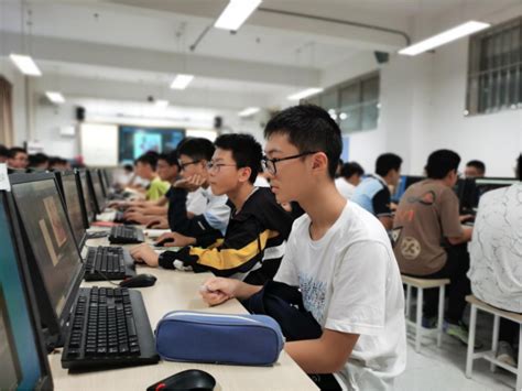 提升数字技能 点亮智慧生活——记合肥一中滨湖校区电脑社社团课程合肥市第一中学