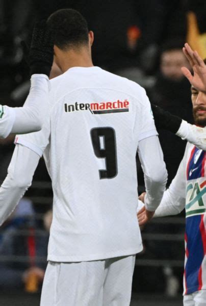 PSG no tuvo piedad de Pays de Cassel y lo venció con cinco goles de