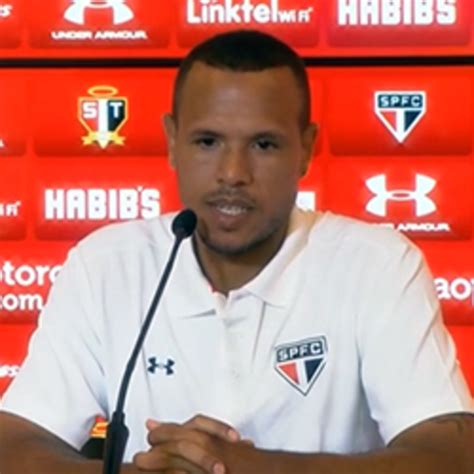 Luis Fabiano se despede do São Paulo e pede homenagem só para Ceni