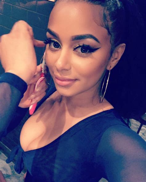 Winny Munoz Sexy Pics On