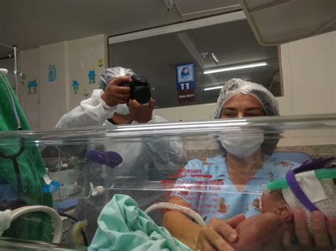Bebês Prematuros São Fotografados Em Ensaio Na Uti Neonatal Do Hospital