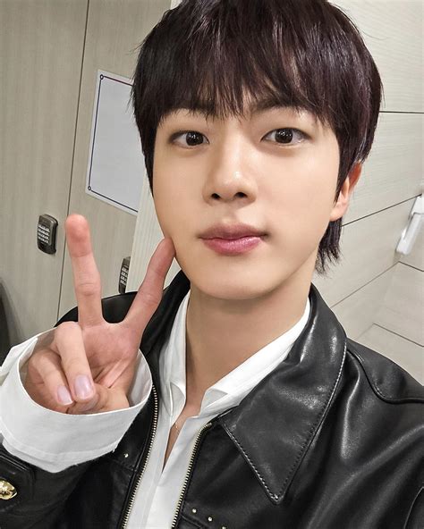 Bts 방탄소년단 오늘의방탄 리무진서비스 아미들의 귀 호강을 위해 월와핸 진 리무진 탑승했습니다 🚐💨 오늘의석진