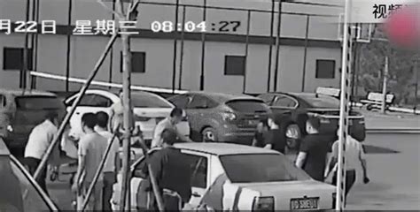 男子当众表白被拒，当街将女子杀害，被判时却说：我罪不至死陈文凯小娇父母