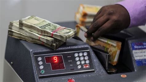 Salary Hike একবছরে ভারতে ১০০ কোটি বেতন প্রাপকের সংখ্যা বেড়েছে ১০০ Reported Annual Salary In