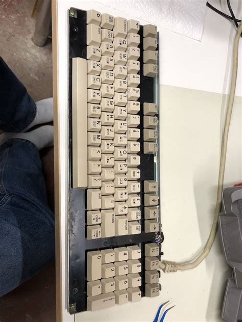Cleaning The Commodore 128D Keyboard Dan Sanderson