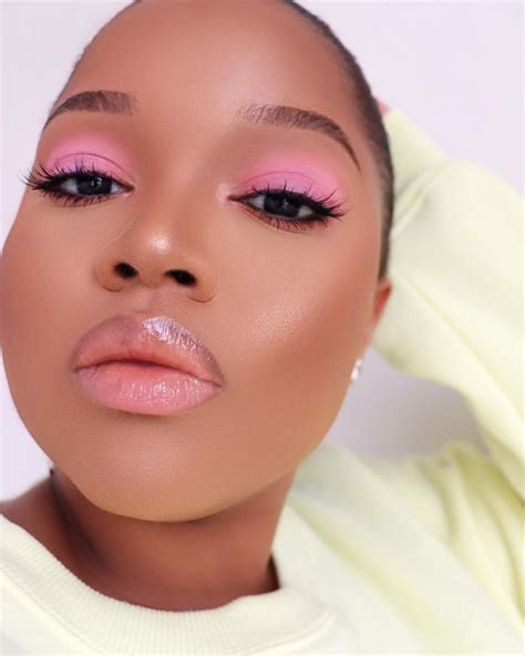 4 Pretty Makeup Ideas Were Copying From Lungile Thabethe For Valentine