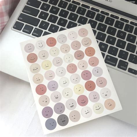 สติกเกอร์ ลายจุด สีพื้น สำหรับติดตกแต่งผนัง สมุดไดอารี่ งานฝีมือ Shopee Thailand