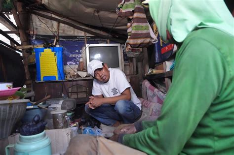 Kisah Haru Kamsori 24 Tahun Tidur Di Kandang Kambing Kini Dapat Rumah