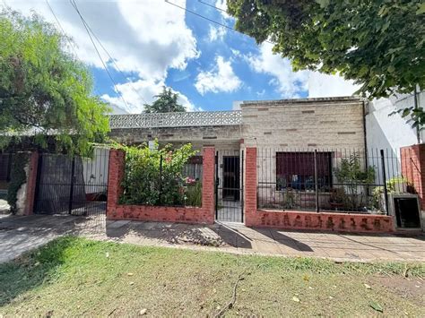 Casa Alquiler 3 Ambientes 30 Años 1 Cochera 150m2 Blas Parera 1800