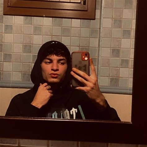 Salman Mbarki ۞ Salman M01 • Threads Say More