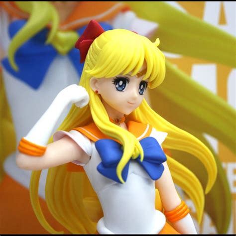 Revive Glitter Glamours Figure Super Sailor Venus Pretty Guardian Sailor Moon Eternal Ver