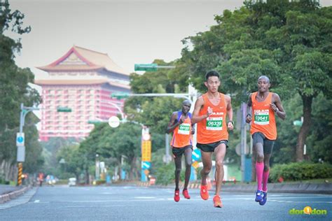 周庭印力克肯亞好手，曹純玉勇破最佳──2018長榮航空城市觀光馬拉松│動一動│報導│比賽