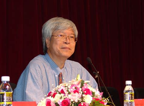台湾大学教务长兼副校长陈泰然教授来校演讲并受聘我校客座教授 海南大学新闻网
