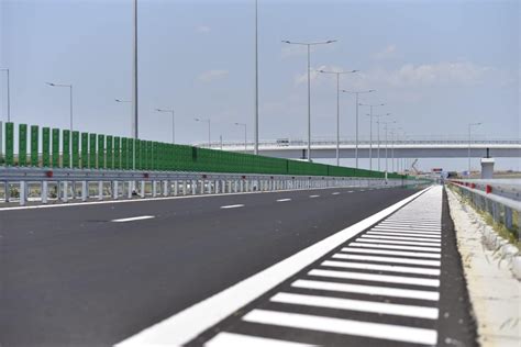 Noi noduri rutiere pe Drumul Expres Craiova Piteşti Trei constructori