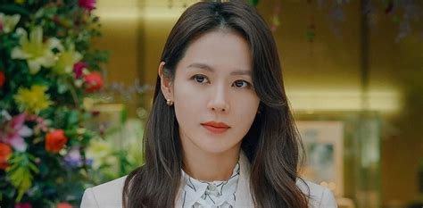 چطور یک نفر حتی با این لباس معمولی هم تا این حد زیباست؟ سون یه جین