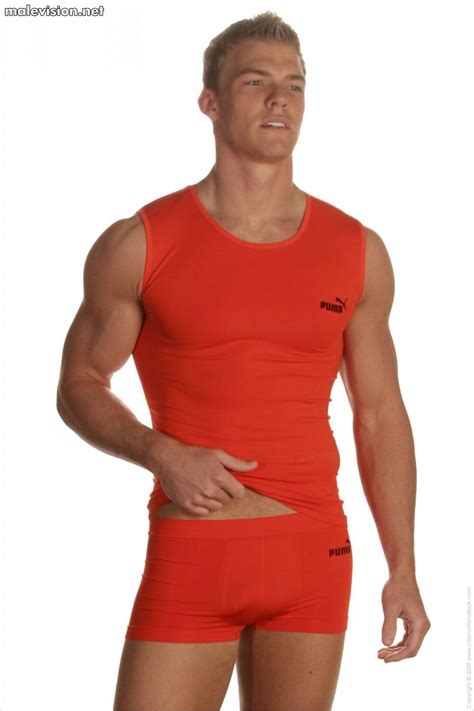 Alan Ritchson Male Models Galleries