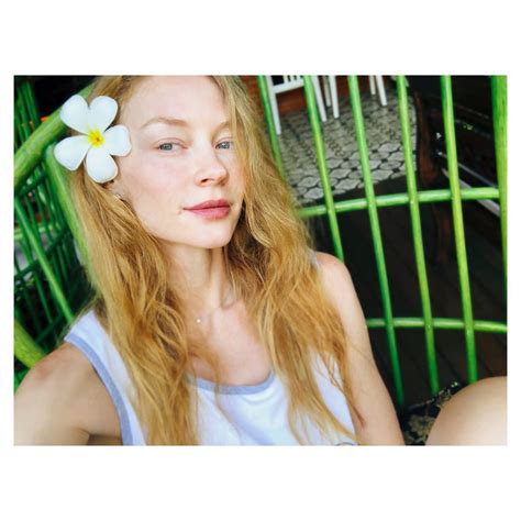 Светлана Ходченкова показала фигуру в купальнике