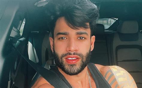 Novo visual de Gusttavo Lima chama a atenção dos fãs Peruca nova