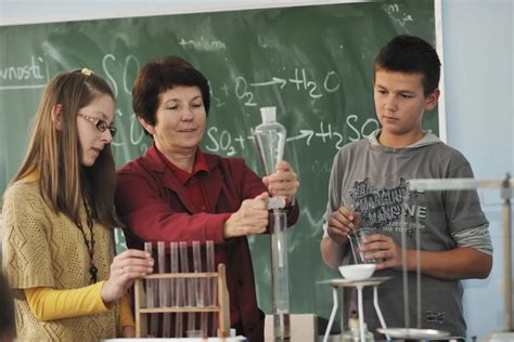 Wysokość nagrody jubileuszowej dla nauczyciela Jak uwzględniać godziny
