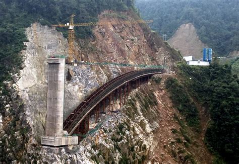 中国瑞林设计的全国最大平衡重转体工艺钢筋混凝土箱型拱桥南渡江特大桥转体合拢 中国瑞林工程技术股份有限公司