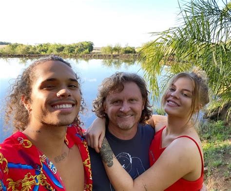 Fofos Luísa Sonza e Vitão fazem viagem romântica