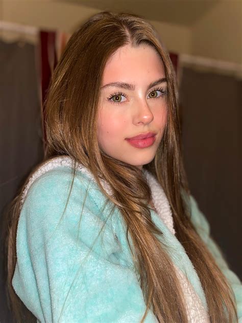 Natural Makeup Look 🥰 Scrolller