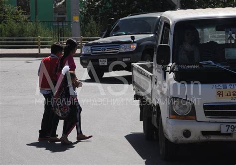 Хичээлийн шинэ жилийн эхний өдөр дөрвөн хүүхэд зам тээврийн осолд өртжээ