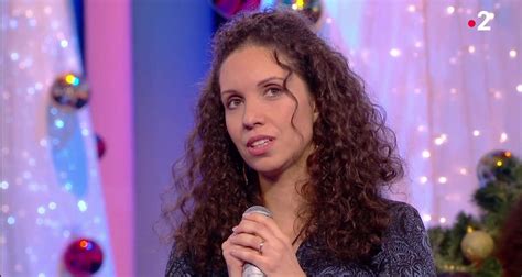 Noubliez Pas Les Paroles Nagui Déstabilisé La Maestro Élodie