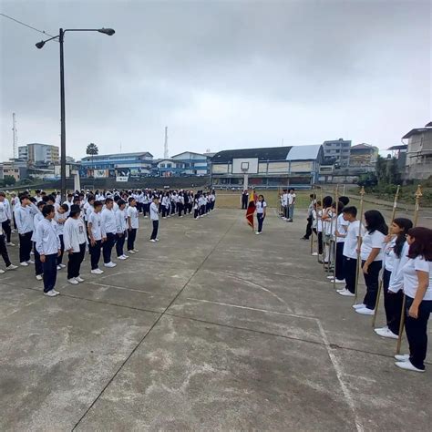 9226 Estudiantes Juran La Bandera Diario La Hora