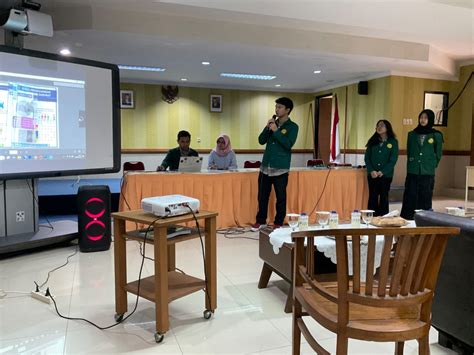 Tim Pengabdian MasyarakatProdi Kimia UNJ Berikan Pelatihan K3