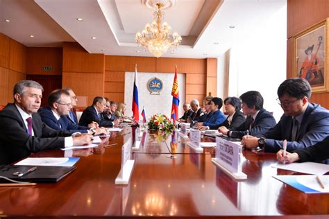 Zangi Mn Гадаад харилцааны сайд Б Батцэцэг ОХУ ын Гадаад хэргийн сайд С В Лавровтой хэлэлцээ