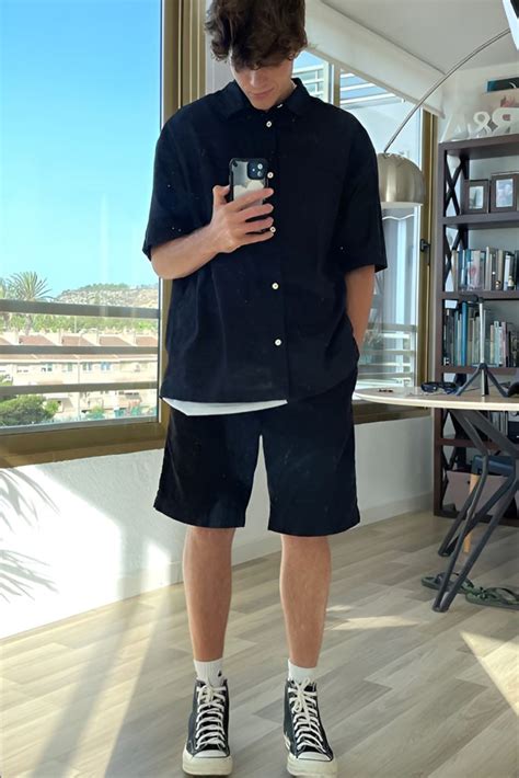15 Minimalist Summer Fits For Men Who Hate Overthinking Outfits