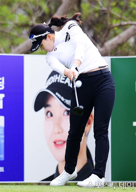 St포토 티샷하는 정지효a