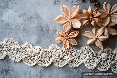 Ai创作图树叶蕾丝 布艺花边 手工编织花 陶瓷花边 创意咯吱花 极简花边 绣花花边 贝壳做的花 干花腰线 干花通草 毛线勾花 工艺花纸 纺织花边 钩针编结花盘 金丝花边 昵图网