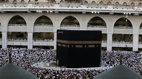 السعودية وفاة ملازم الصلاة خلف إمام الحرم المكي