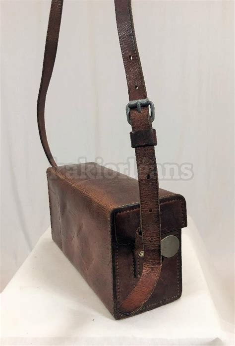 Sacoche en cuir original armée Suisse