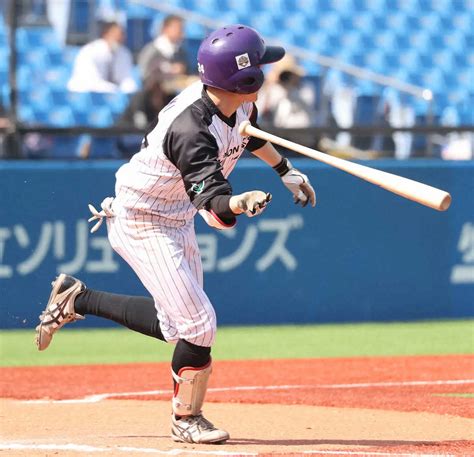 ＜ntt西日本・日本製鉄かずさマジック＞延長タ10回、日本製鉄かずさマジック・真崎がサヨナラ打を放つ（撮影・村上 大輔） ― スポニチ
