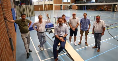 Stadsbestuur Koopt Nieuw Materiaal Voor Sporthal Zomerloos Gistel